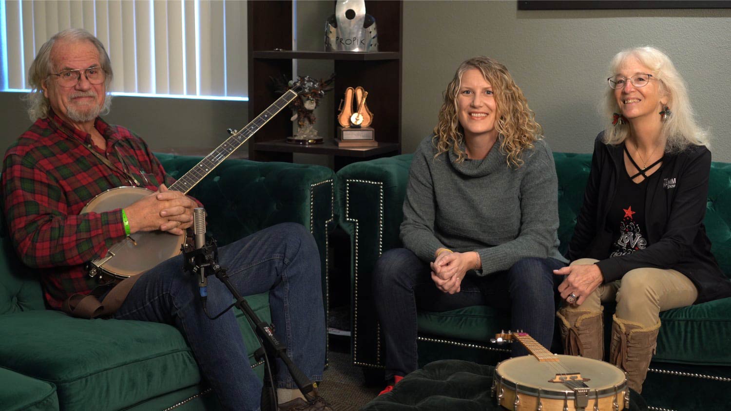 Happy Holidays from Deering Banjo Company