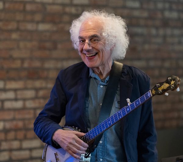 Stephen Wade | Deering Live Shorts